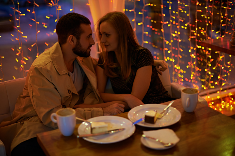 Body Language: What To Look For on a First Date