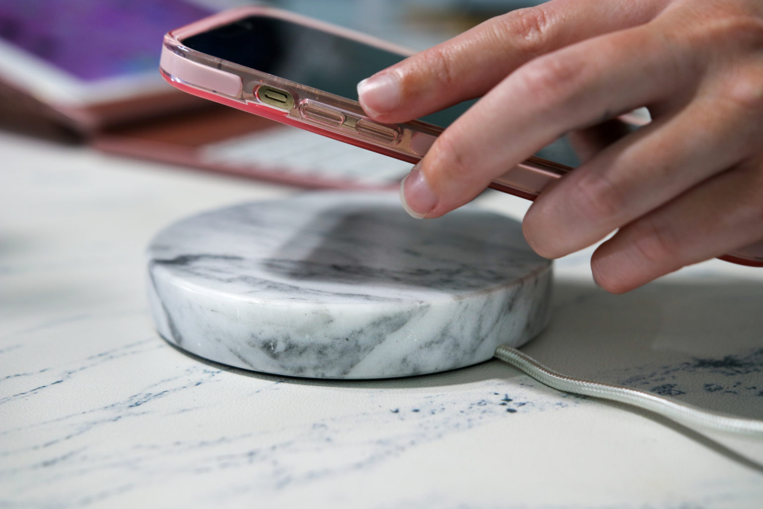 Office Product Pick: Einova Wireless Charging Stone