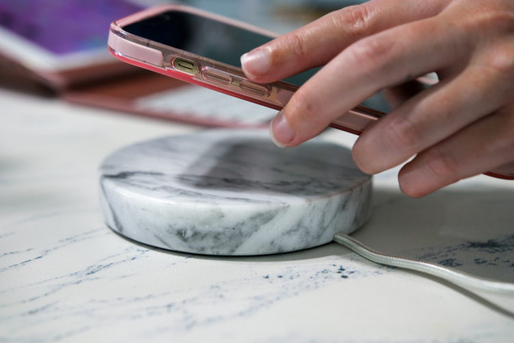 Office Product Pick: Einova Wireless Charging Stone